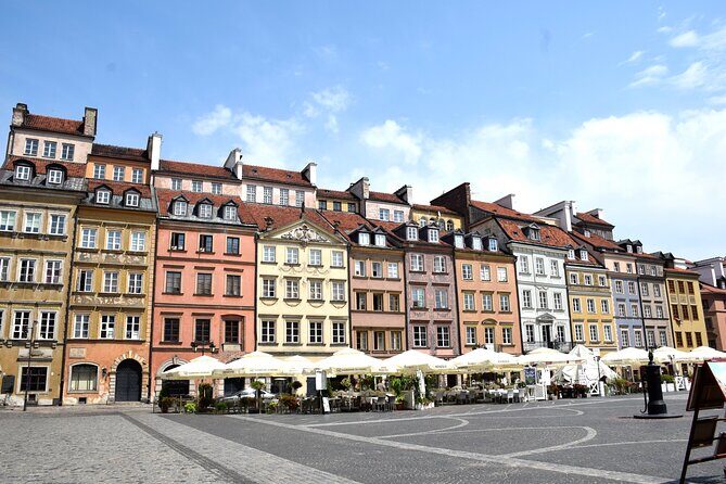 A Journey Through Old Town Warsaw - Key Points
