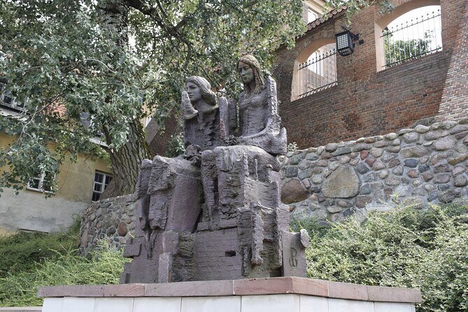 A Journey Through Old Town Warsaw - FAQ