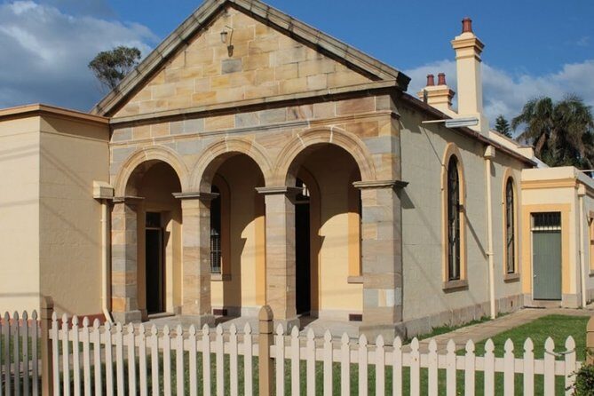 A Remarkable Scavenger Hunt: Wollongongs Storied History - Who Would Love This Experience?
