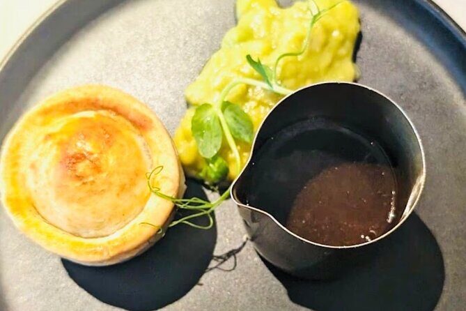 A Taste of Manchester and Salford with Meals , Drinks and Guide - A Detailed Look at the Manchester and Salford Tour