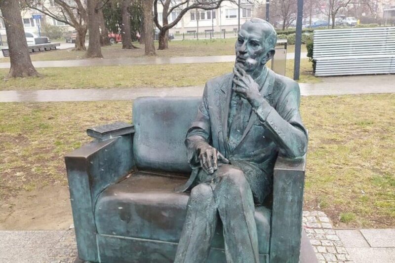 A unique walking tour of Jewish Warsaw -- past and present - A Deep Dive into Jewish Warsaw – Past and Present