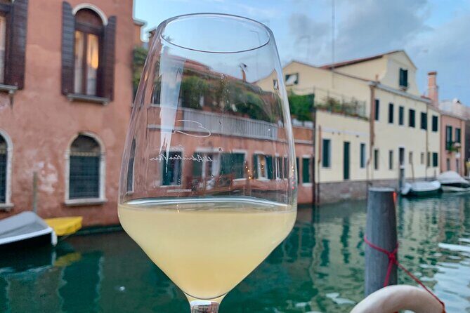 A Venetian Evening: Wine Tasting and Cicchetti with a Local Guide - Who’s This Tour Best Suited For?