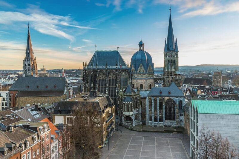 Aachen: Express Walk with a Local in 60 minutes - An In-Depth Look at the Aachen Express Walk