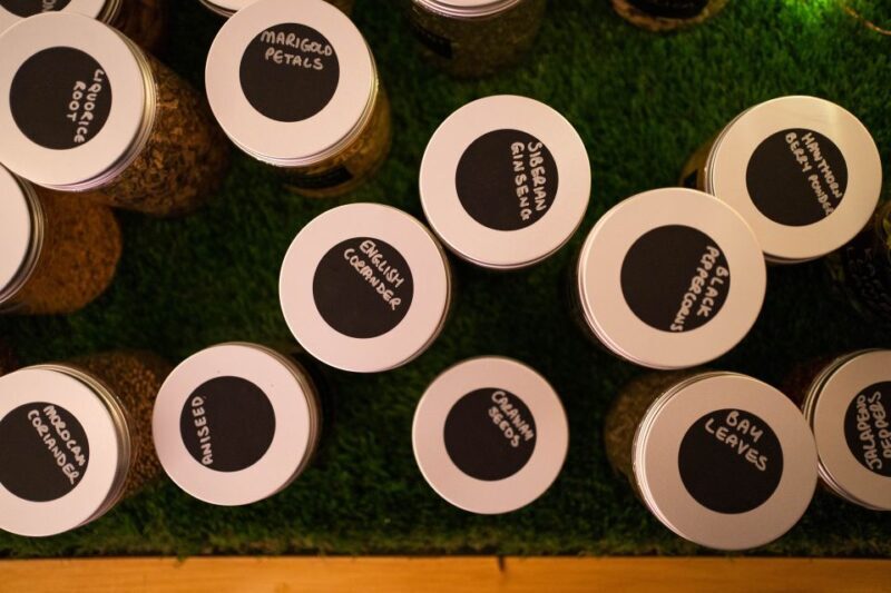 Aberdeen: Gin Distillery Discovery Tour with Welcome Drink - Key Points