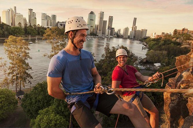 Abseiling the Kangaroo Point Cliffs in Brisbane - An Honest Look at the Kangaroo Point Abseiling Tour