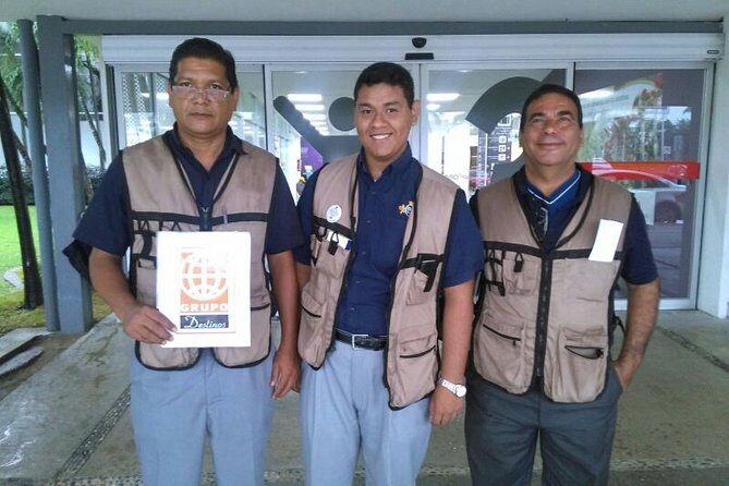 Acapulco Airport Roundtrip Transfers - The Vehicle and Comfort