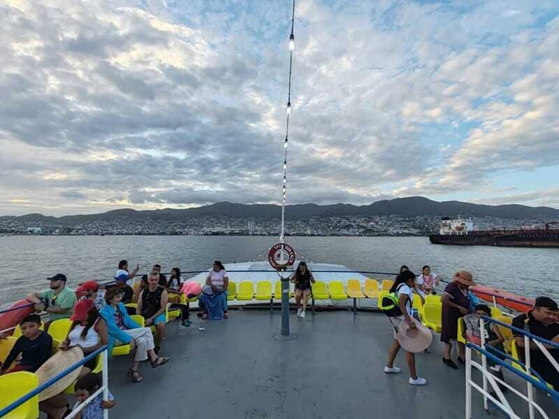 Acapulco: Sunset on Yacht Bonanza Tour - Who Should Book This Tour?