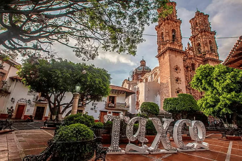 Acapulco to Taxco: One-Day Colonial Silver City Tour - Free Time to Shop and Explore