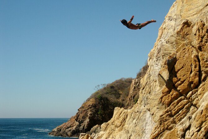 Acapulco Unveiled: Culinary Secrets, Cliff Divers & Market Magic - FAQ