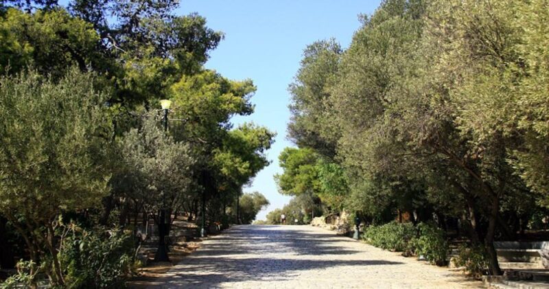 Acropolis, Parthenon and Plaka Guided tour with entrances - FAQs