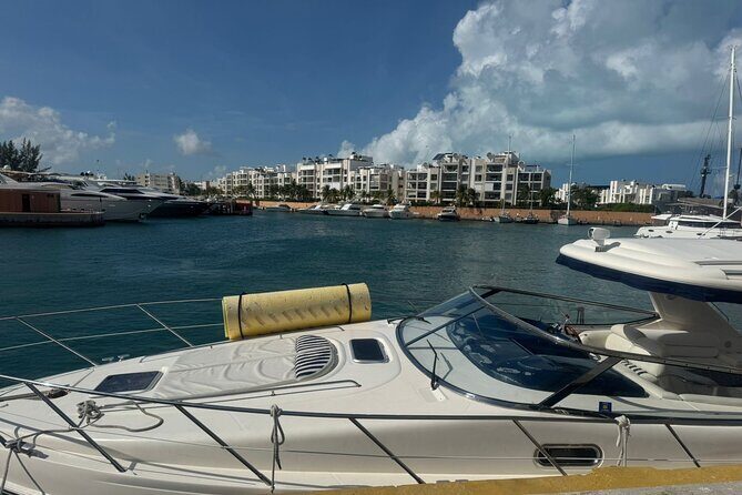 Addictive Private Yacht in Cancun 6 hours - An In-Depth Look at the Experience