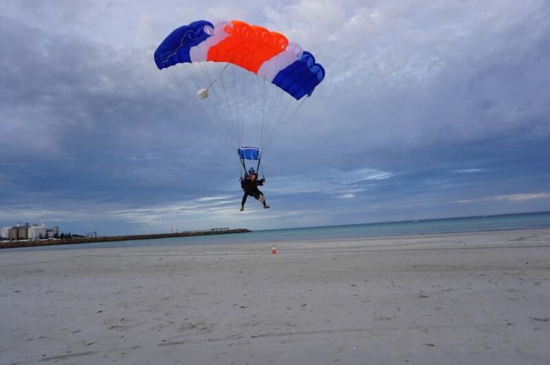 Adelaide: Tandem Skydive over Wallaroo Beach, Beach Landing - The Logistics and Practicalities