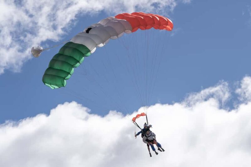 Adelaide: Tandem Skydiving over Lake Alexandrina - The Reviews Speak Volumes