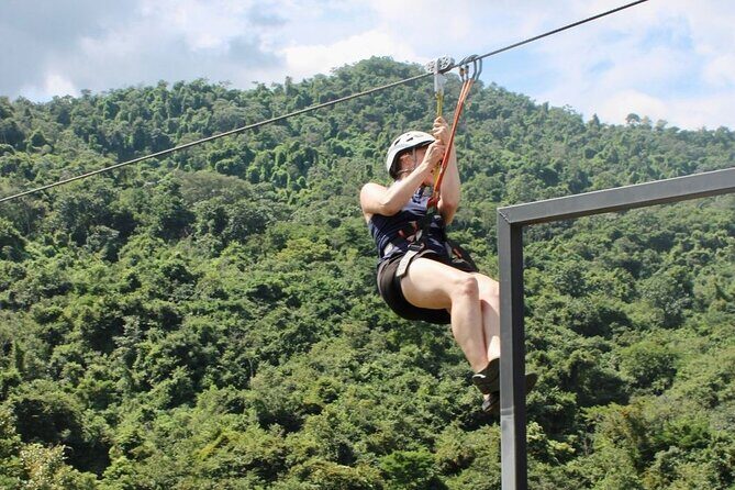 Adventure DE Ziplines and Exotic Gardens EN Huatulco - Key Points
