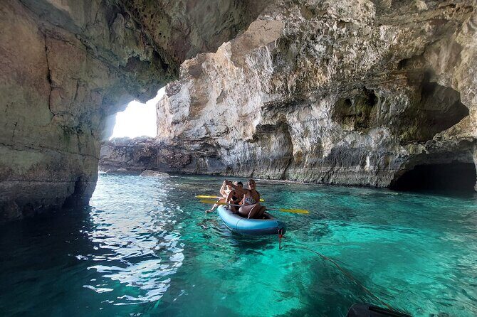 Adventure to the caves by canoe - A Deep Dive into the Experience