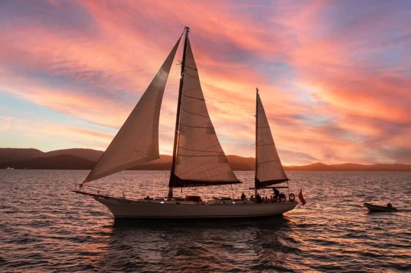 Airlie: Adults Only Sunset Sail with Aperol Spritz/Antipasto - An In-Depth Look at the Sunset Sail Experience