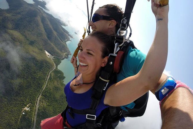 Airlie Beach Tandem Skydive Over the Whitsunday Islands - Key Points