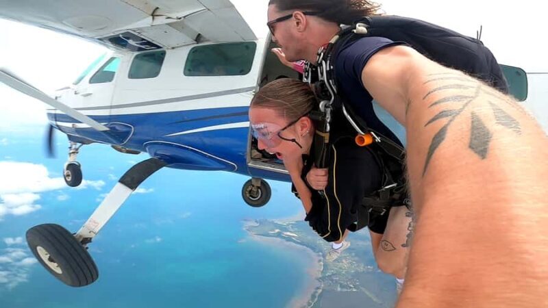 Airlie Beach: Tandem Skydiving Experience with Beach Landing - The Logistics and Practicalities