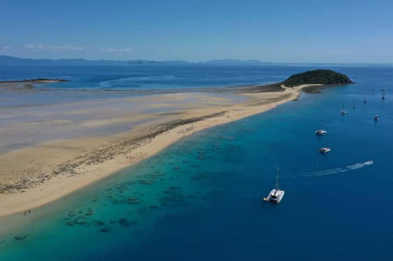 Airlie Beach: Whitsunday Islands Sailing, SUP & Snorkel Tour - Key Points