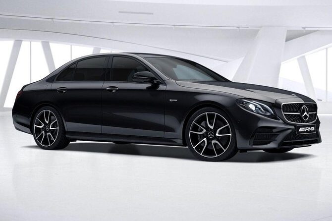 Airport Transfer: Auckland to Airport AKL by Business Car - Key Points