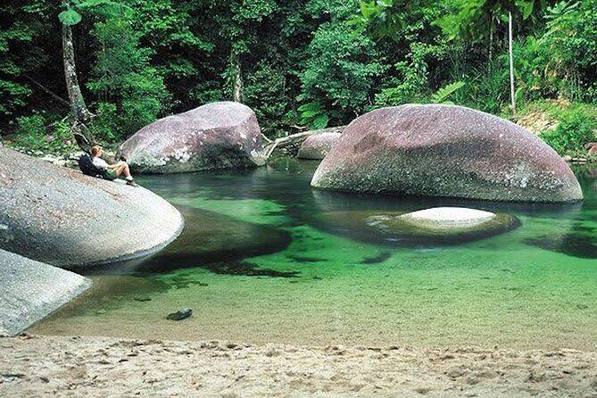 AIRPORT TRANSFER between Cairns Airport & Port Douglas (6am-5pm) - Key Points