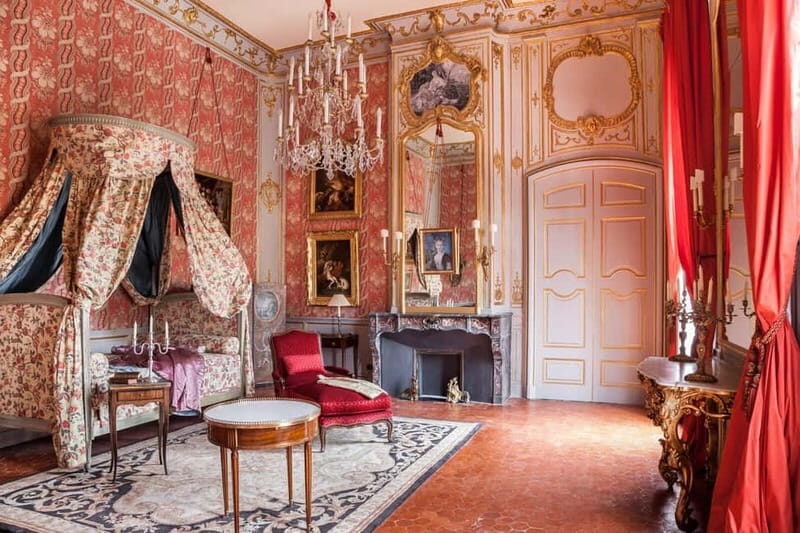 Aix-en-Provence: Caumont - Centre d'Art + Exposition - Additional Features: Cinema and Accessibility