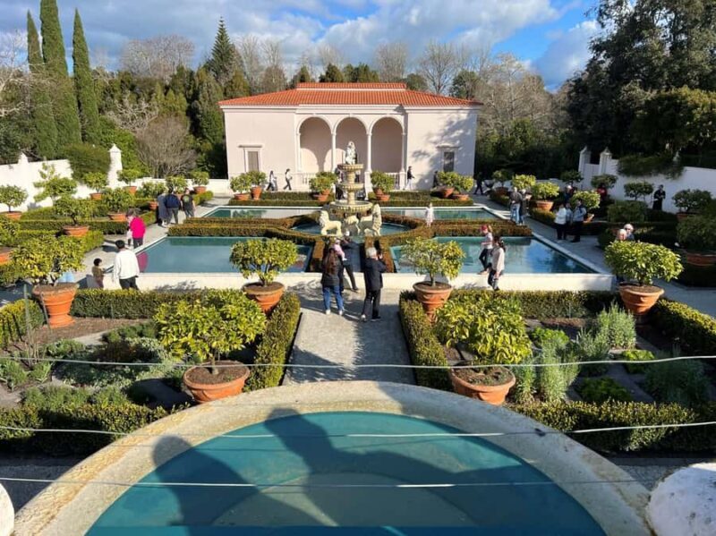 AKL: WAITOMO Glowworm, KIWI Bird, LUNCH & Hamilton Gardens - Experience the Magic of North Island with this Full-Day Tour