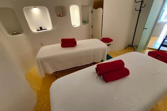 Akrotiri: Couples Massage & Pool Day Access - Key Points