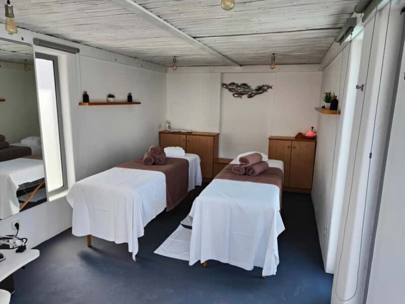 Akrotiri:Departure Day Spa Experience Couples Massage & Pool - Practical Tips for Booking and Enjoying the Experience