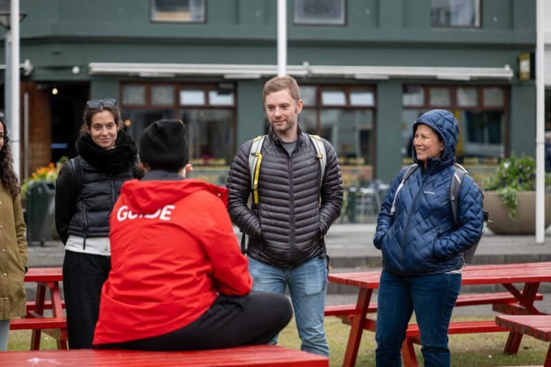Akureyri: City Walk with Local Food - Key Points