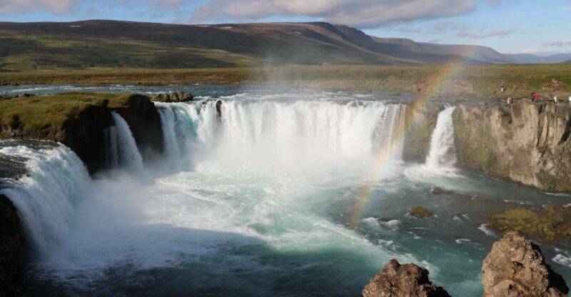 Akureyri Port: Lake Mývatn & Goðafoss Waterfall Day Trip - Who Should Consider This Tour