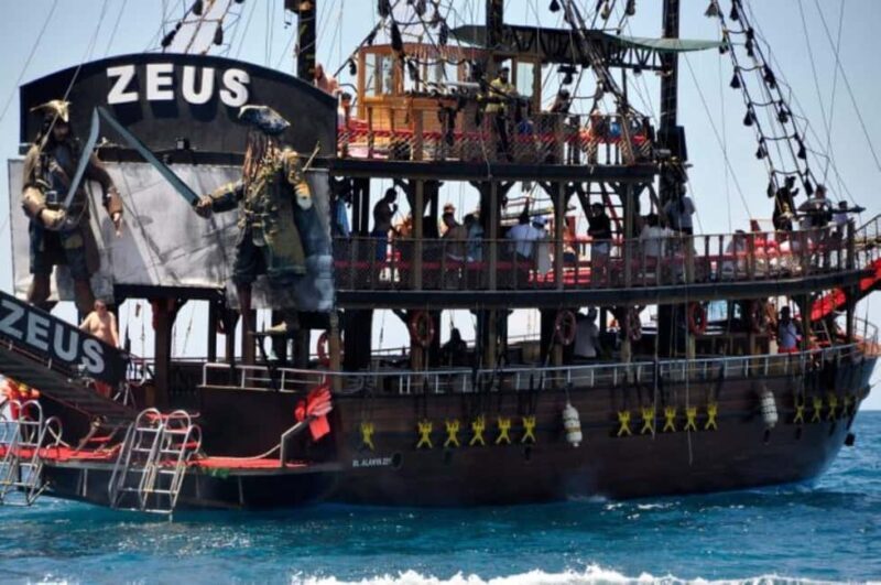 Alanya: Luxury Mega Pirate Boat W/ Lunch, Drinks & Transfer - Refreshing Swims and Underwater Exploration