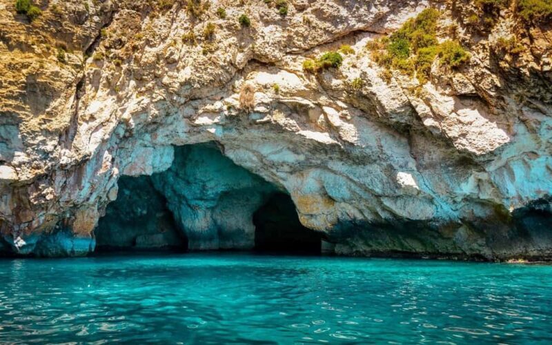 Alanya: Luxury Mega Pirate Boat W/ Lunch, Drinks & Transfer - Dining and Refreshments: Turkish Cuisine on Board