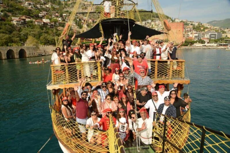 Alanya Pirate Boat: Lunch, Disco & Foam Party Included - How the Tour Is Structured