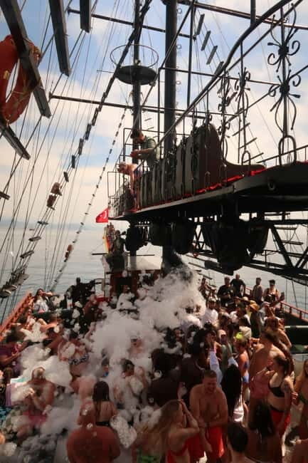 Alanya: Pirate Boat Party with Foam, Disco, Lunch & Drinks - Entertainment and Foam Party Fun