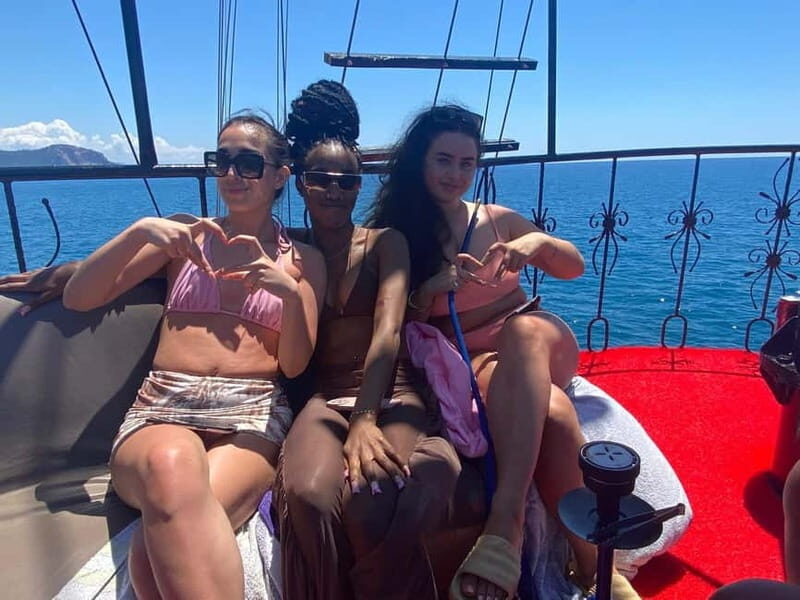 Alanya: Pirate Boat Tour with Lunch & Unlimited Soft Drinks - Key Points