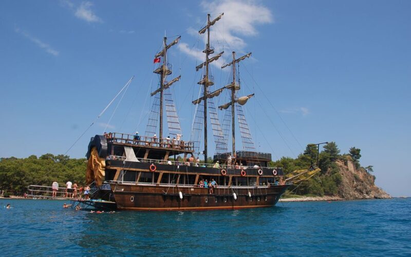 Alanya Pirate Boat Trip with Lunch, Swimming & Foam Party - A Deep Dive into the Experience