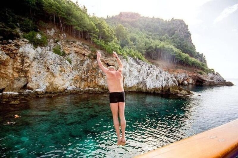 Alanya: Pirates Boat Trip with Lunch and Hotel Pickup - Who Would Enjoy This Tour?