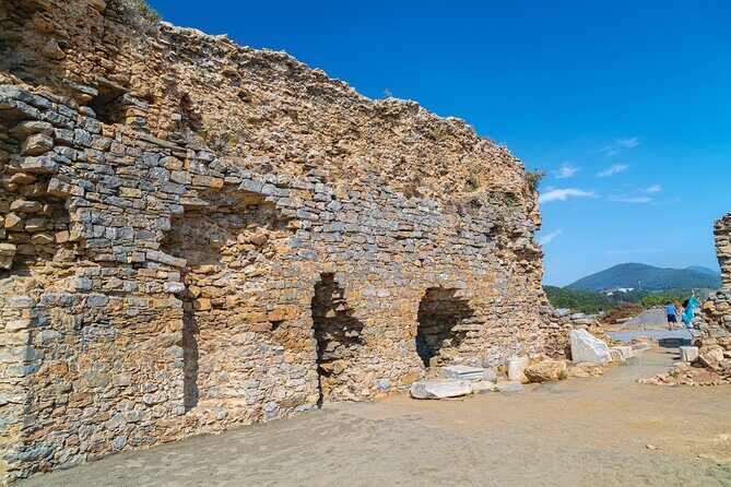 Alanya: Syedra Iotape Lie Cave and Antiochia Cragum Tour - Antiochia ad Cragum: Clifftop Roman Heritage