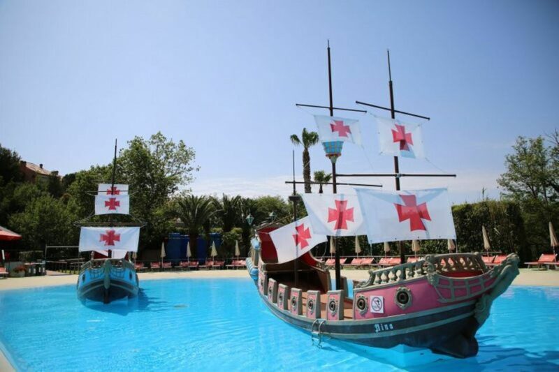 Albenga: Le Caravelle Water Park Open Date Entrance Ticket - The Wave Pool