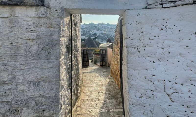 Alberobello: Walking Tour with Food Tasting and Aperitif - Key Points