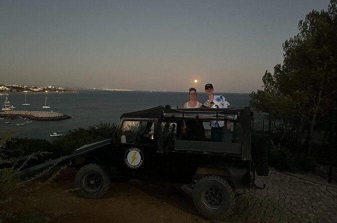 Albufeira PRIVATE Night Tour with Cocktails & Drinks - The Sum Up