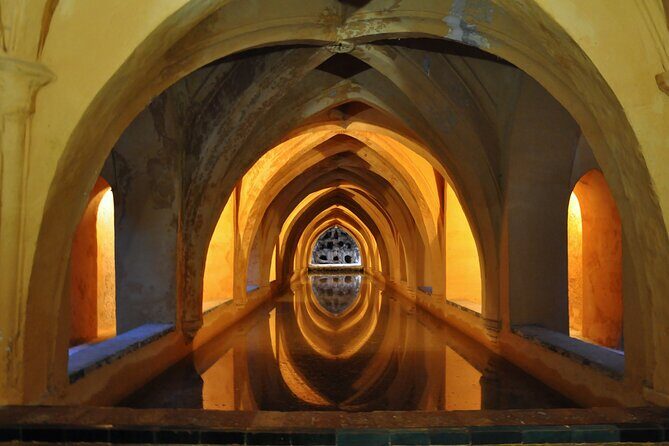 Alcázar, Cathedral & Giralda: Guided Tour with Fast-Track Tickets - Who Should Book This Tour?