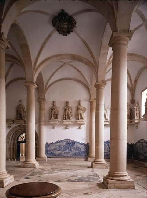 Alcobaça: Entry to UNESCO Alcobaça Monastery - Authentic Experiences and Possible Drawbacks