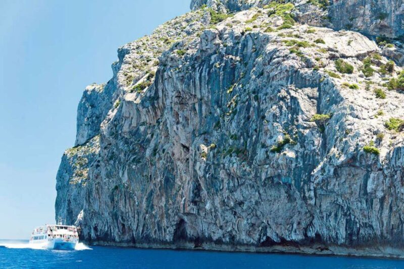 Alcudia: Boat Trip to Cap de Formentor and Formentor - An In-Depth Look at the Itinerary