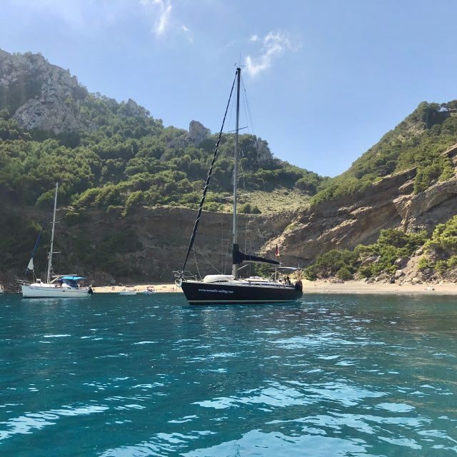 Alcudia: Romantic Sailing Trip with Diner for 2 - The Sum Up