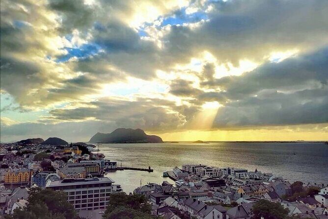 Ålesund-Aksla-Alnes-Giske-Sunnmøre museum 100 % Highlights 4.5 H - Who Would Love This Tour?