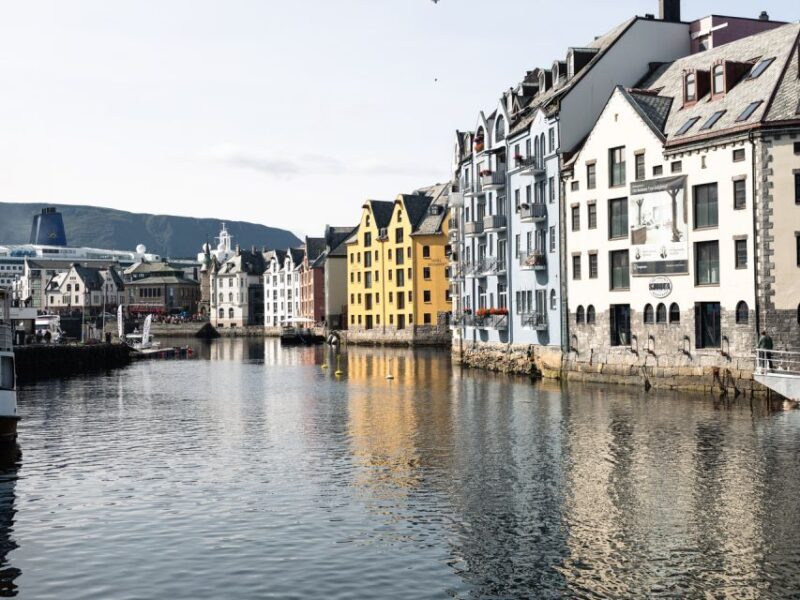 Ålesund: Guided Food Walking Tour - The Value of the Experience
