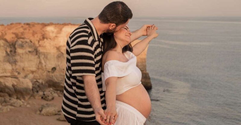 Algarve: Photoshoot for couple, family, portrait - The Sum Up