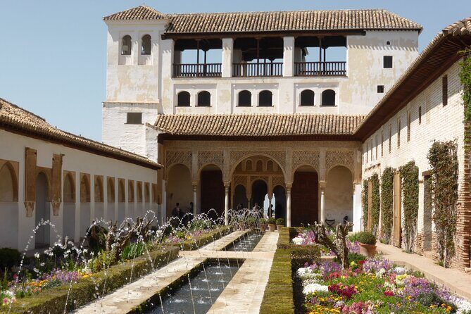 Alhambra and Albaicin Private Day Trip from Malaga - An In-Depth Look at the Tour Itinerary  
